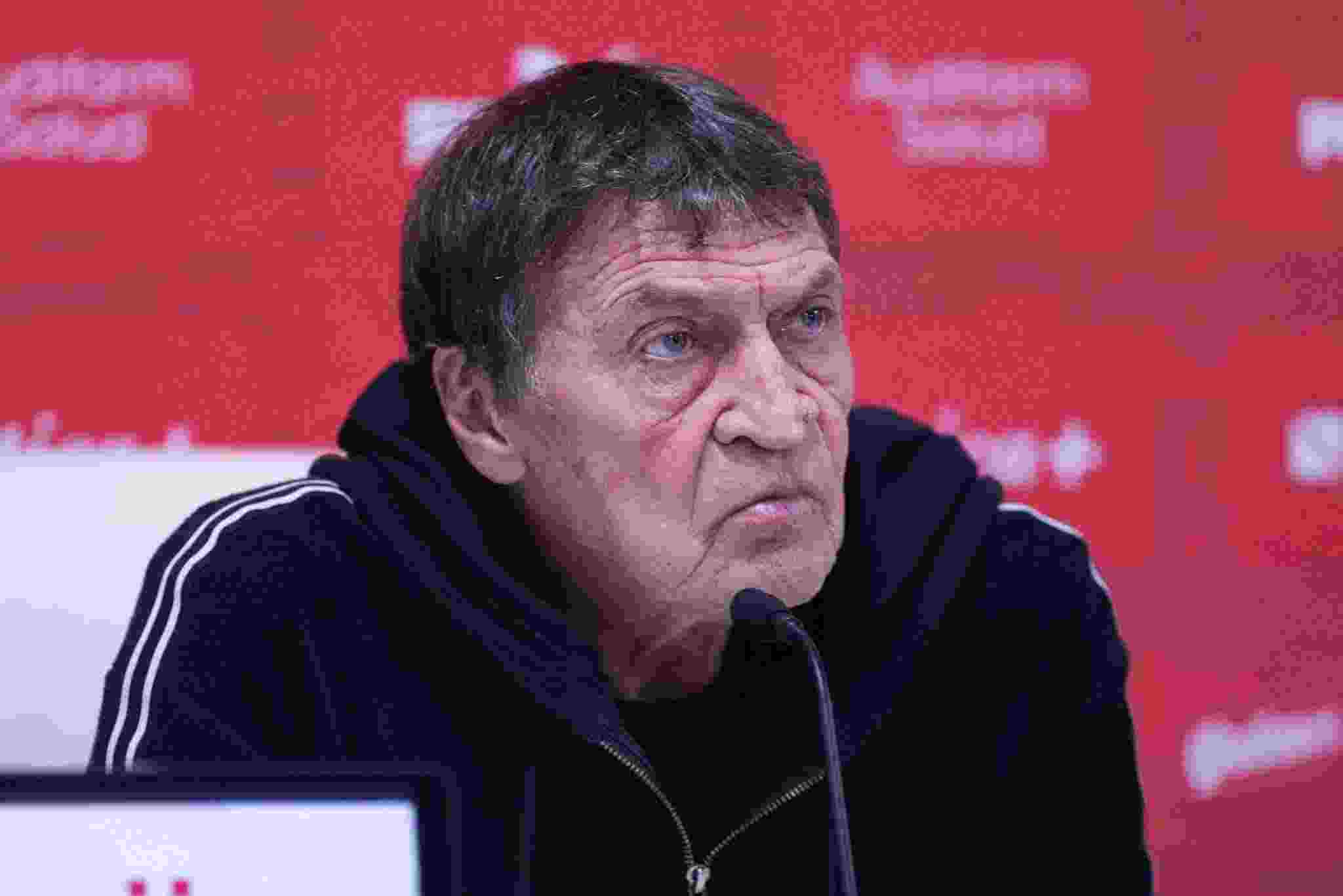 Falcioni envió un mensaje contundente para los hinchas de Independiente ...